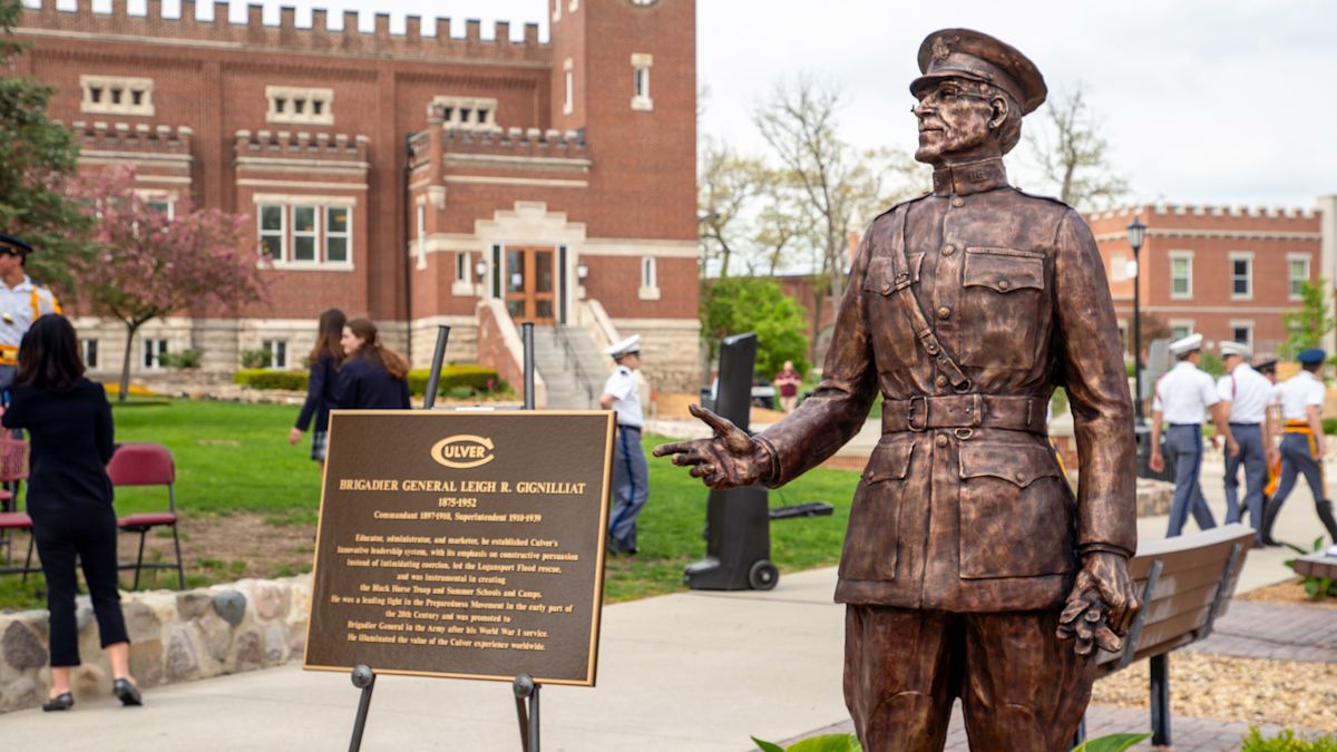Culver unveils sculpture of Gignilliat, school’s longest serving ...