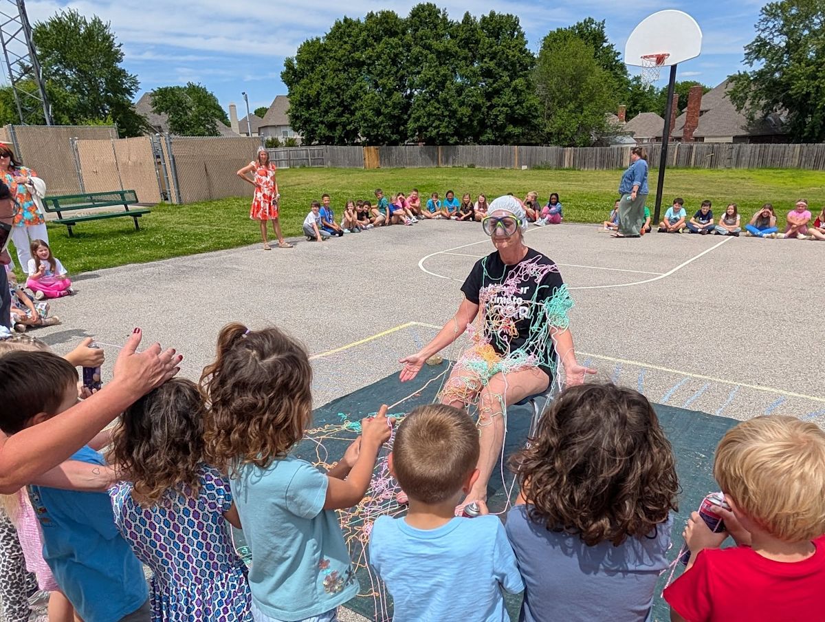 Cedar Ridge Principal Takes on 117 Students Armed With Silly String ...