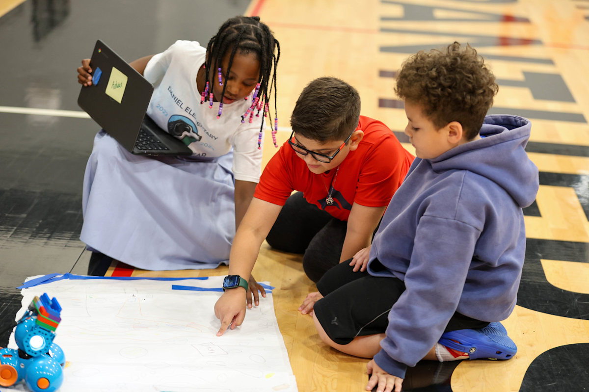 NISD students compete in 2025 Elementary Robotics Competition | Details ...