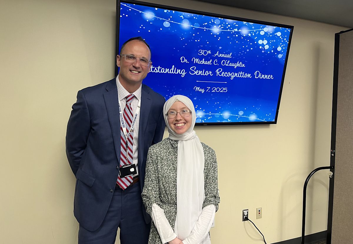 Aliyah Bozkurt earns Outstanding Senior Award | Default Board Post Page