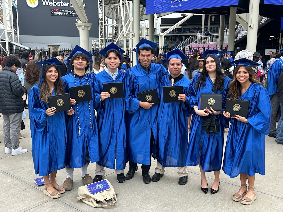 Seven SHS Students Earn Associate’s Degrees through ECS Program | details