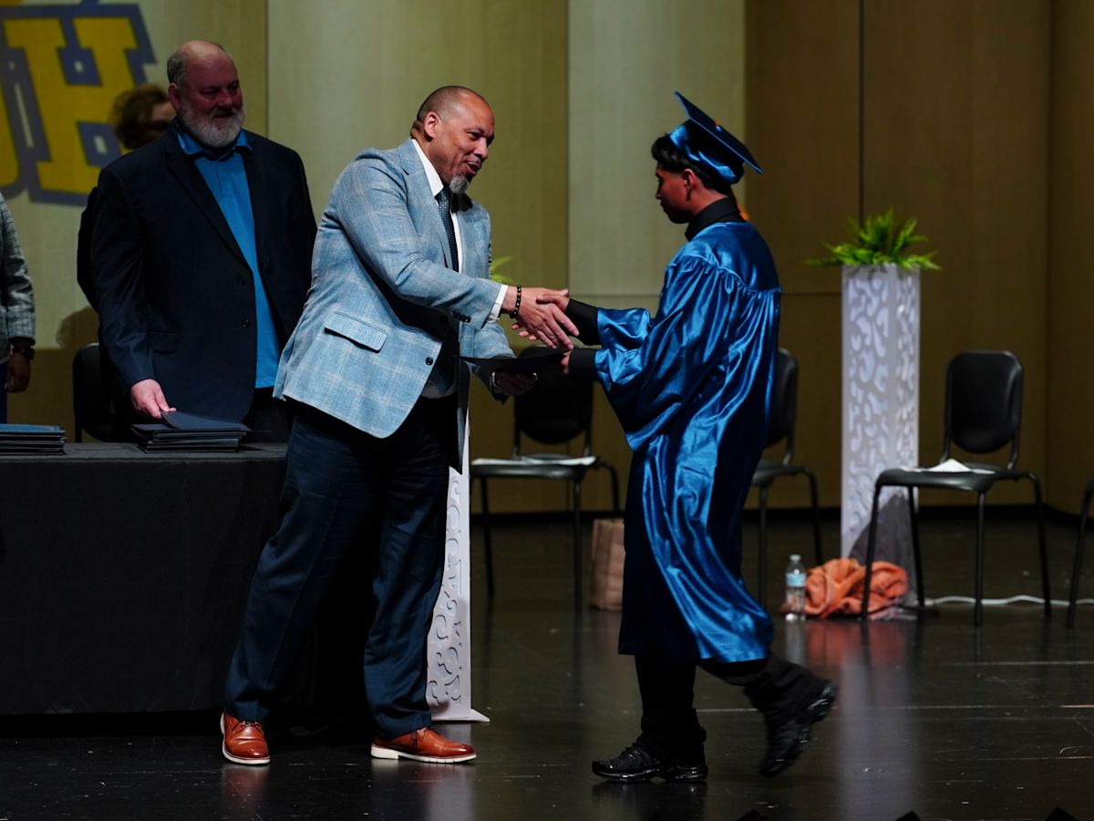 Congratulations to Our SPMS Eighth-grade Graduates! | News Details