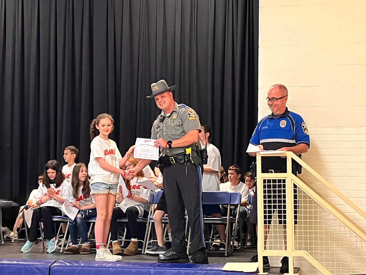 42 BES 5th Graders Participate in DARE Graduation | News Posts