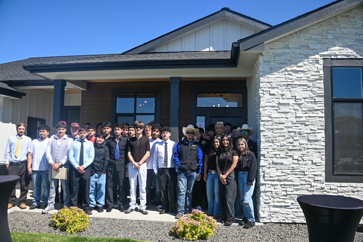 Pasco Students Build 25th Team Pasco Home, Honored at Dedication ...