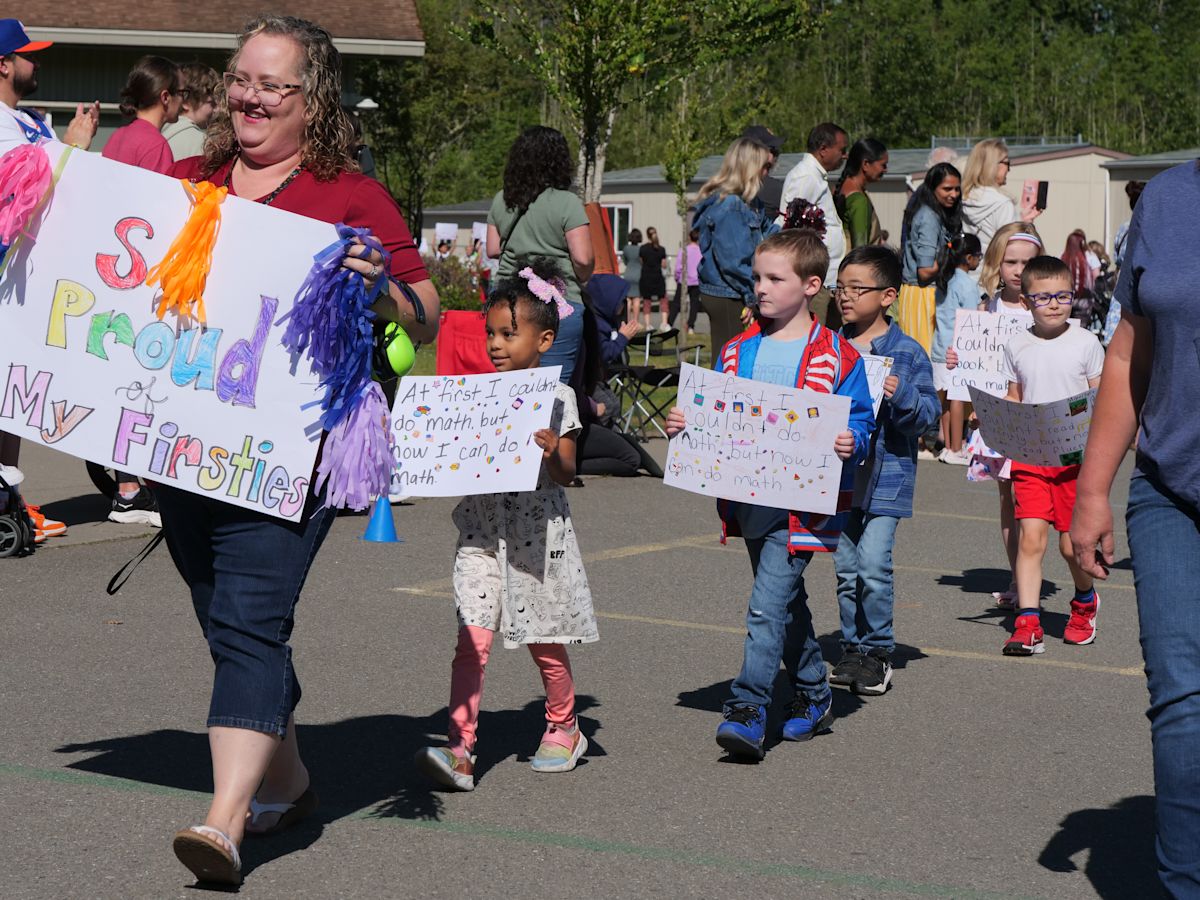 Donald Eismann Elementary celebrates student growth with parade | DEE ...