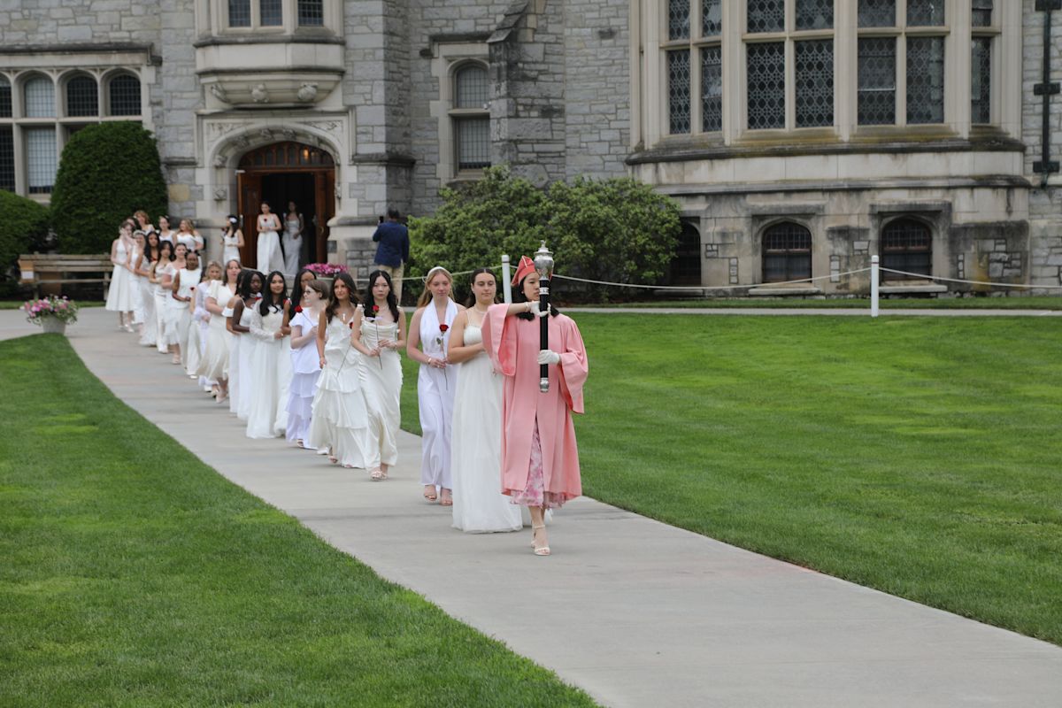 Emma Magic: Baccalaureate and the 211th Commencement | News Details