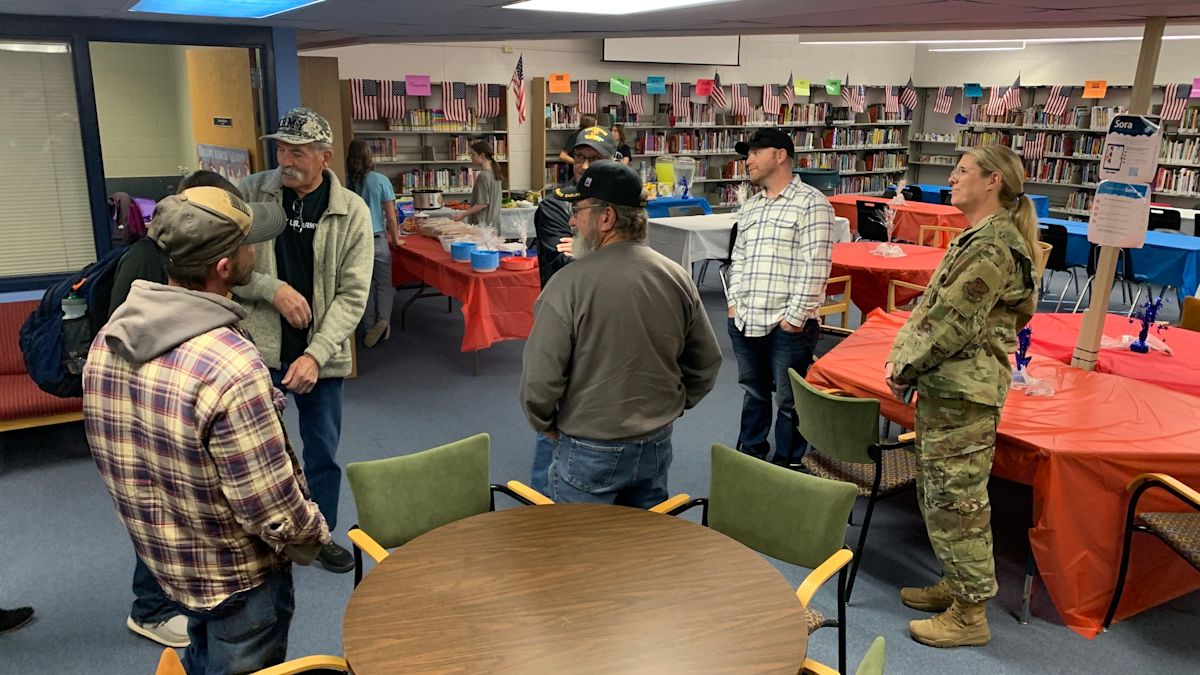 Elizabeth Middle School Honors Local Veterans | Posts Details/Default ...