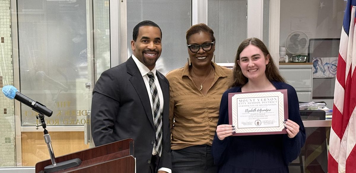 28 District students honored with Edith Kaplan Scholarship | News Details