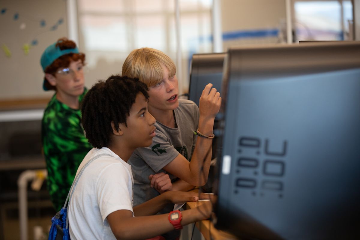 Entrepreneur Camp: Getting Smart Kids to Think Creatively, Solve ...