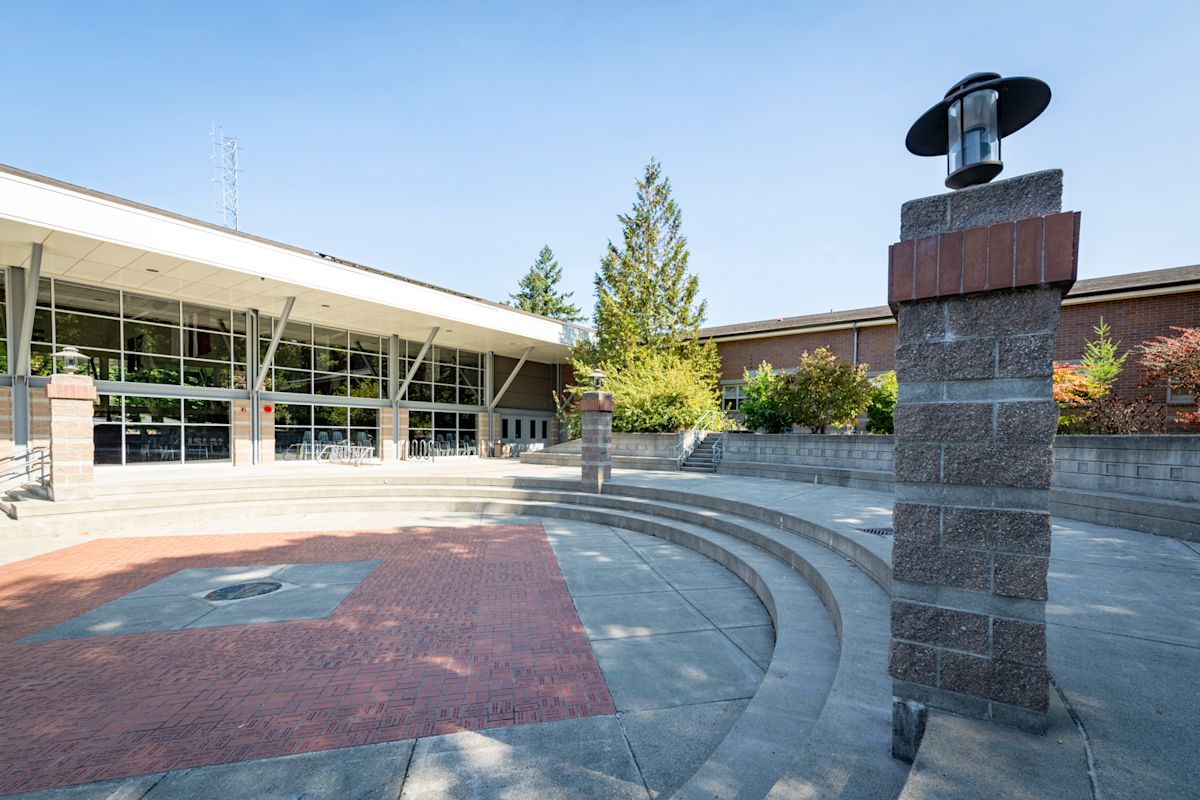 MIHS Back to School: Fees & Photos Event | News