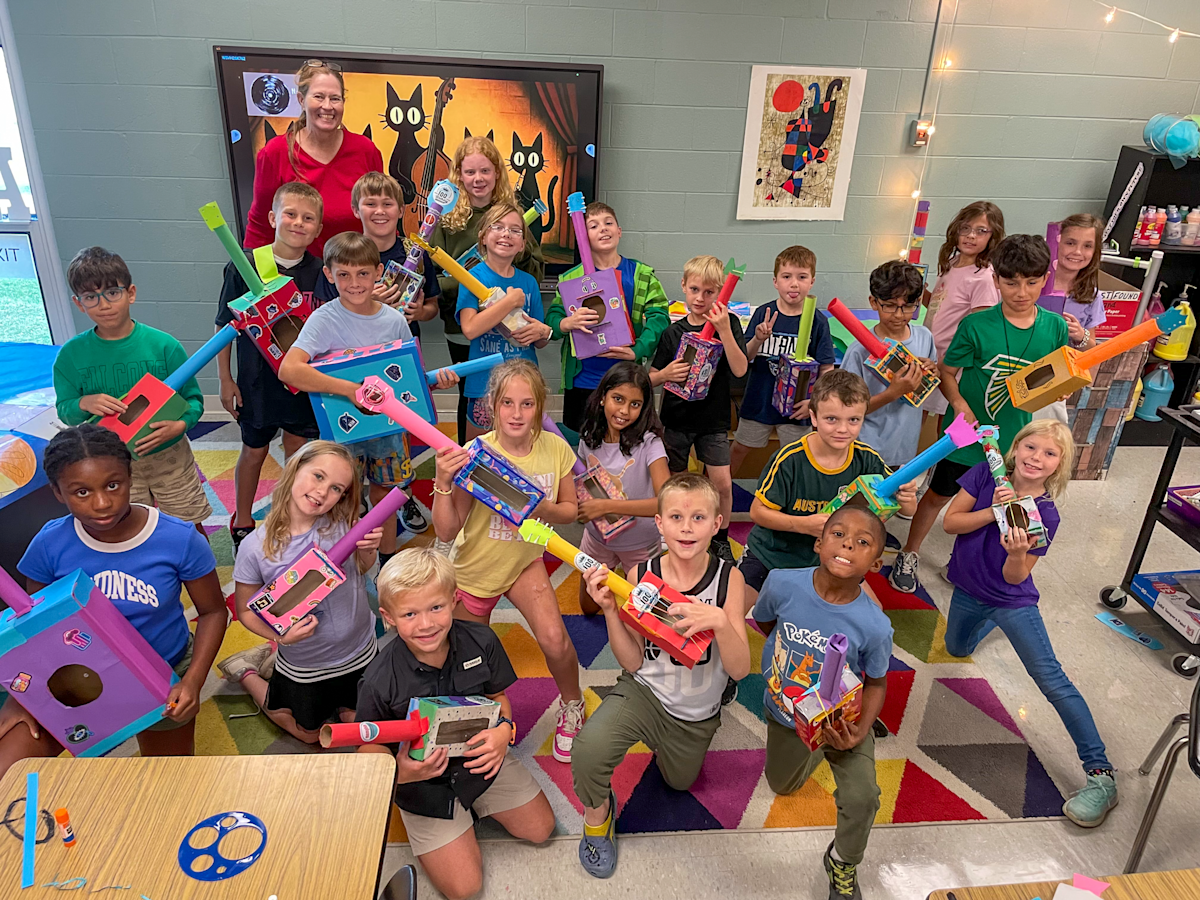 Farmington Students Honor B.B. King’s 100th Birthday with Handmade “Lucille” Guitars | Posts ...