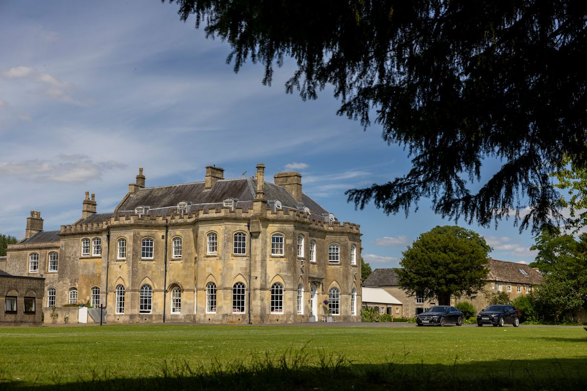 Stonar reviewed in Tatler Schools Guide | Stonar News