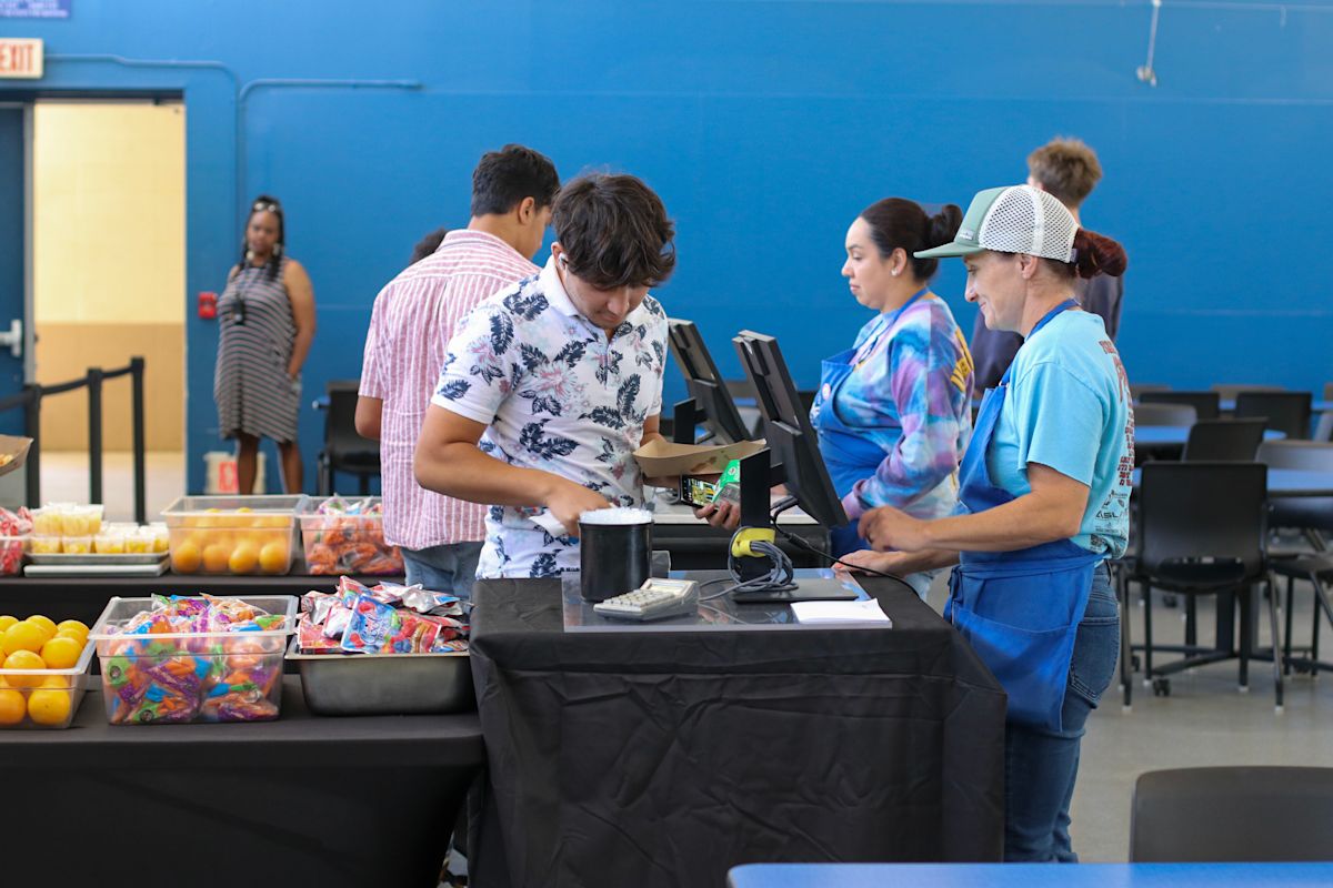 Free school meals continue for all students in 2025-26 school year ...