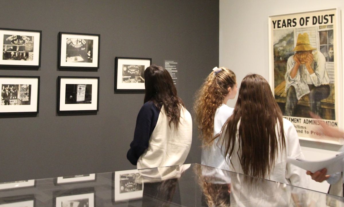 Students Examine the Artwork of Activist Ben Shahn at the Jewish Museum ...