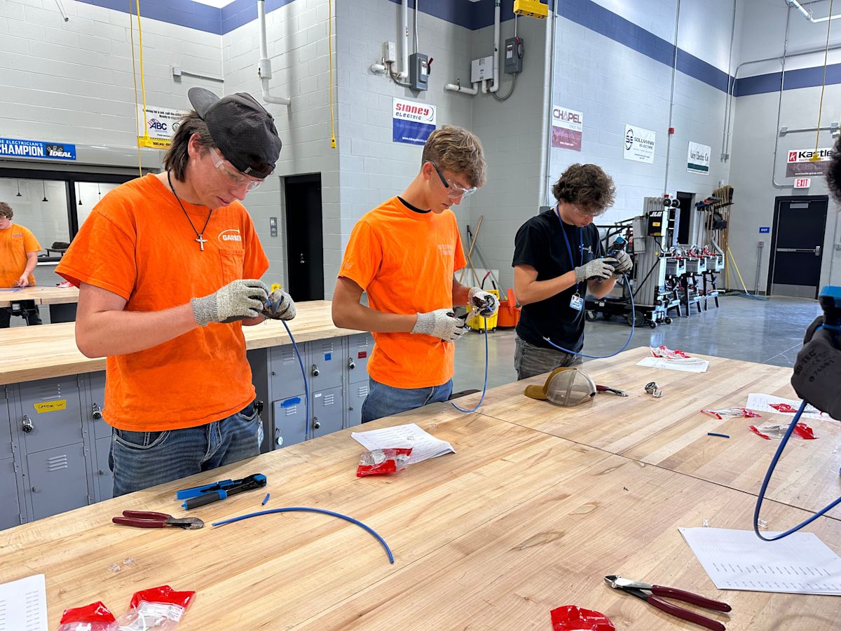 MVCTC Career-Technical Program Spotlight: Electrical Trades | High ...