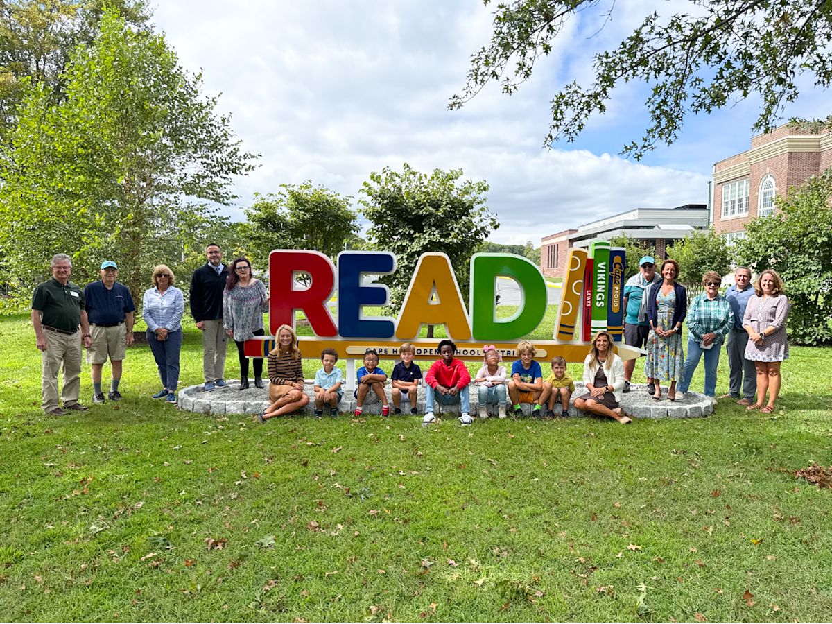 READ Sculpture Gifted to Lewes Elementary by Art in Bloom | Default ...