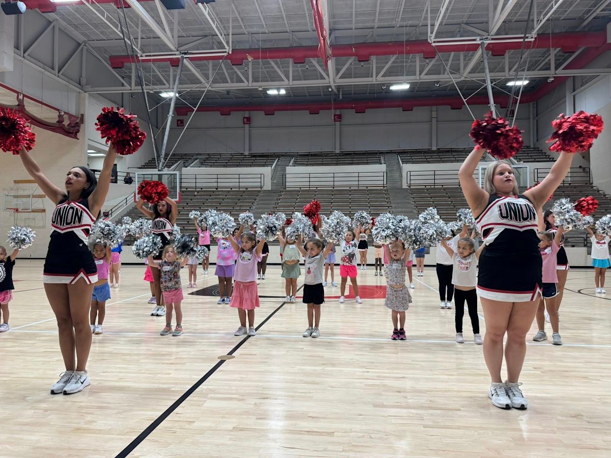 Elementary Girls Practice With Union Varsity Pom | Campus Life Details