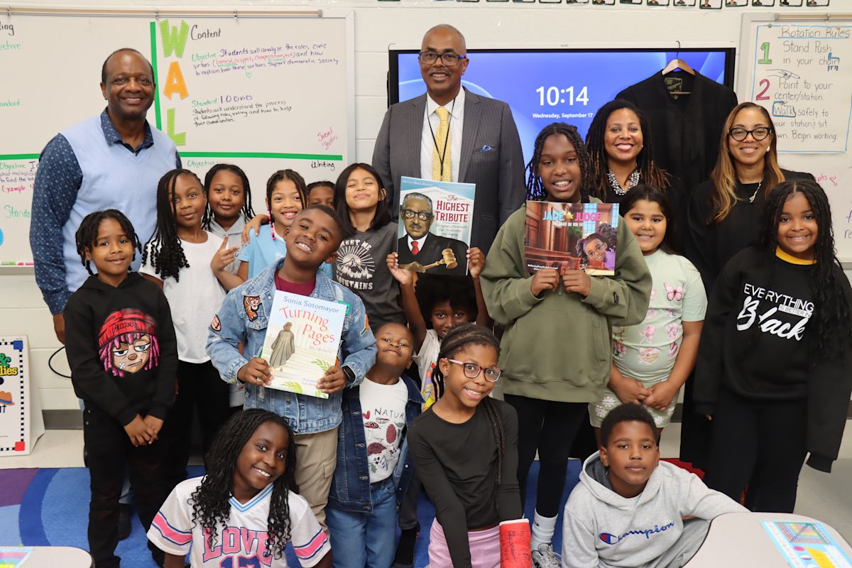 Three local judges bring Reading & Robes program to Eva Turner ...