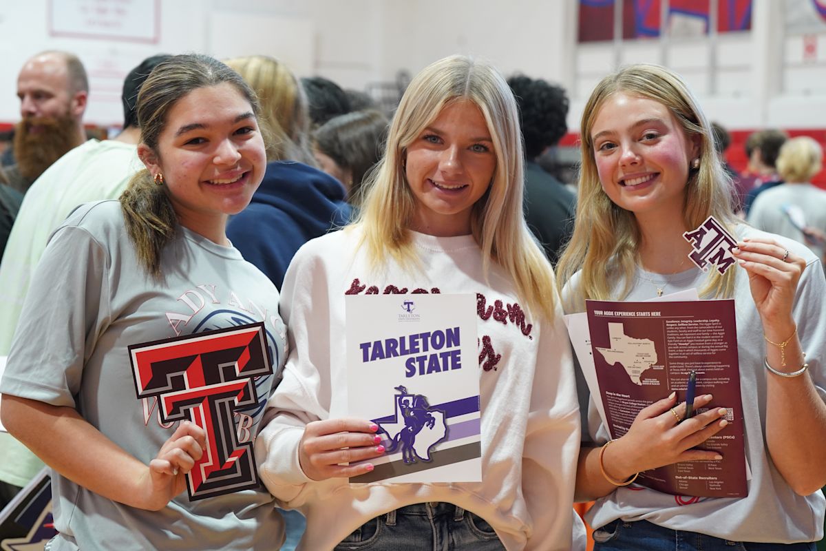 Opening Doors: 44 Schools Meet Students at IWA College Fair | News Post ...