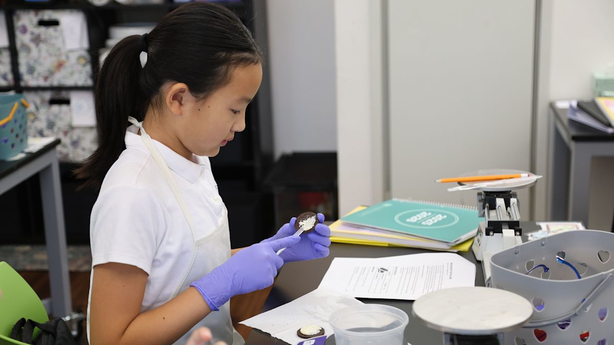 Sixth-Graders Explore Scientific Inquiry with Oreos | News Story