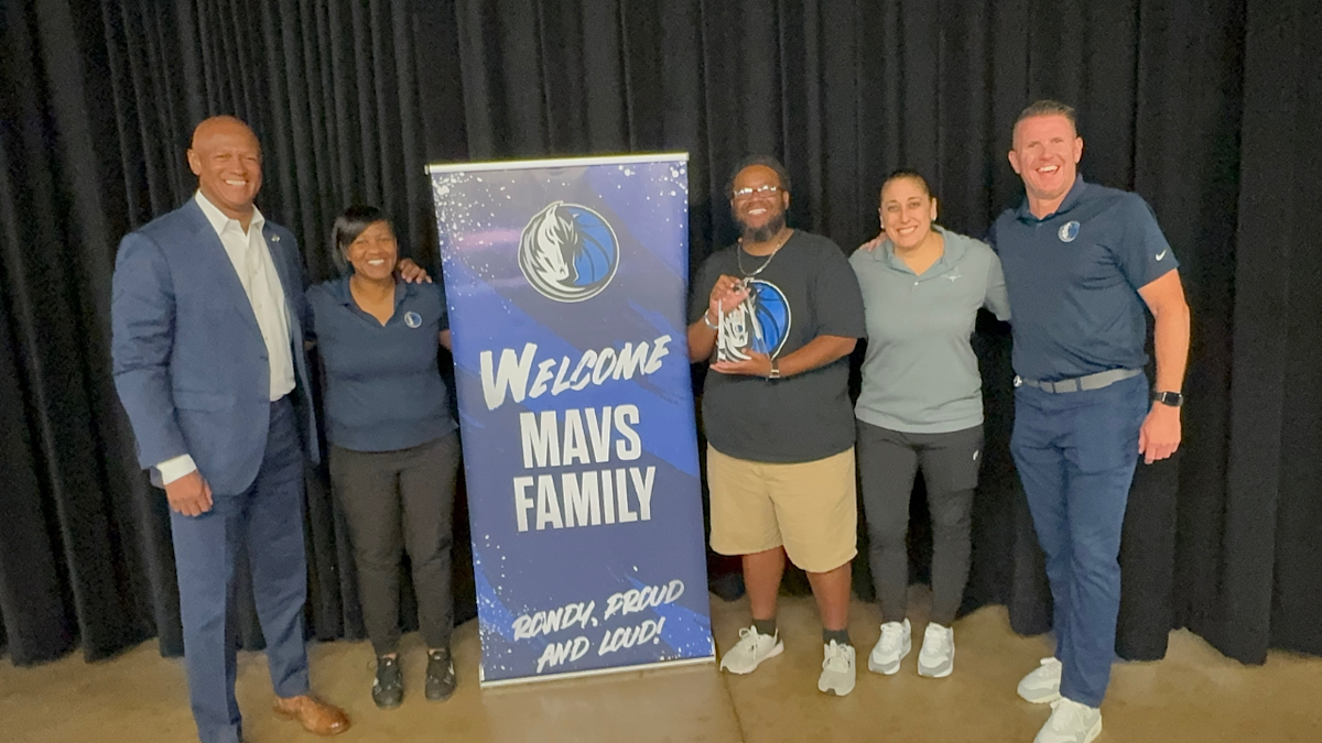 ILTexas Coach Derrick Neal Named Jr. NBA Coach of the Year | News