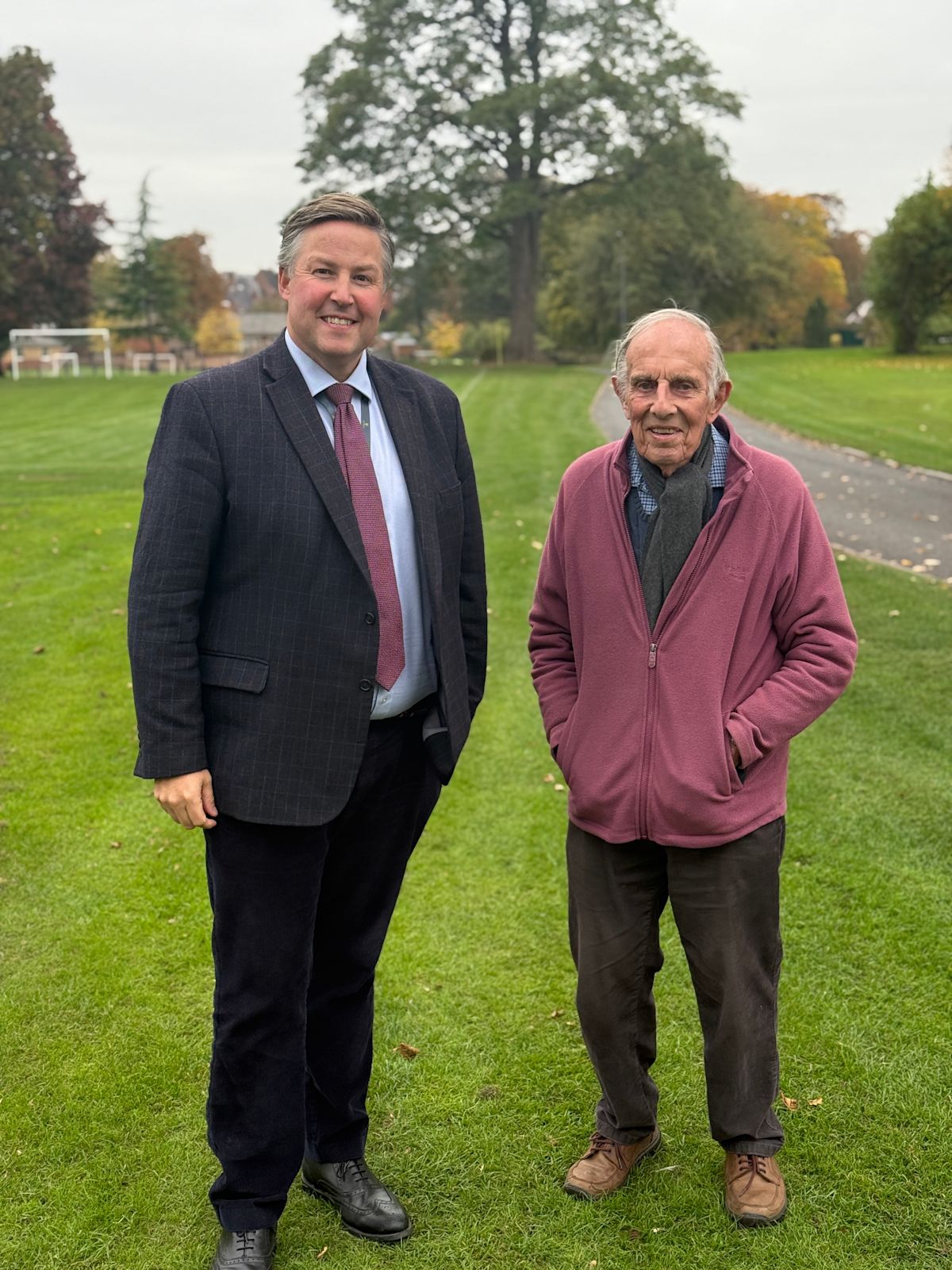 Mr Thavenot meets with ex-Prestfelde Headmaster, Mr.Trimby | News Details
