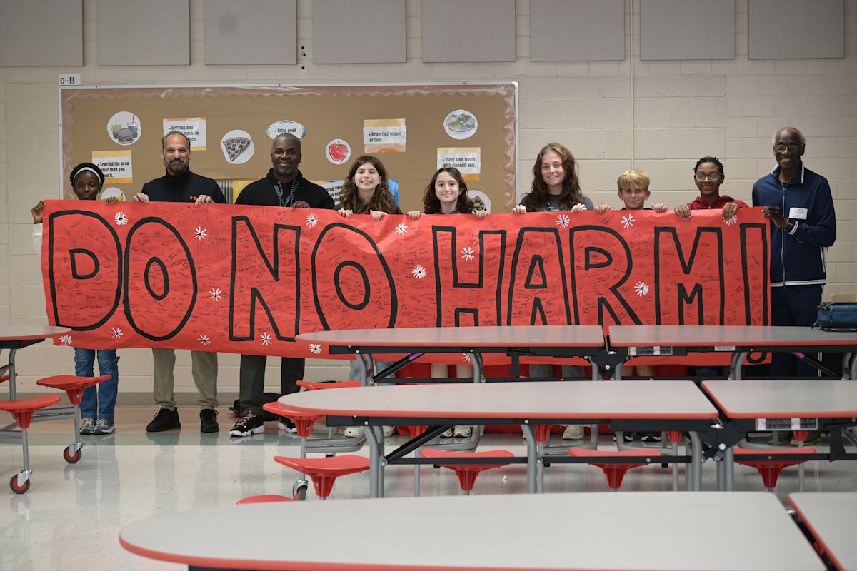 North Hills students embrace kindness during 'Do No Harm' Week | Details