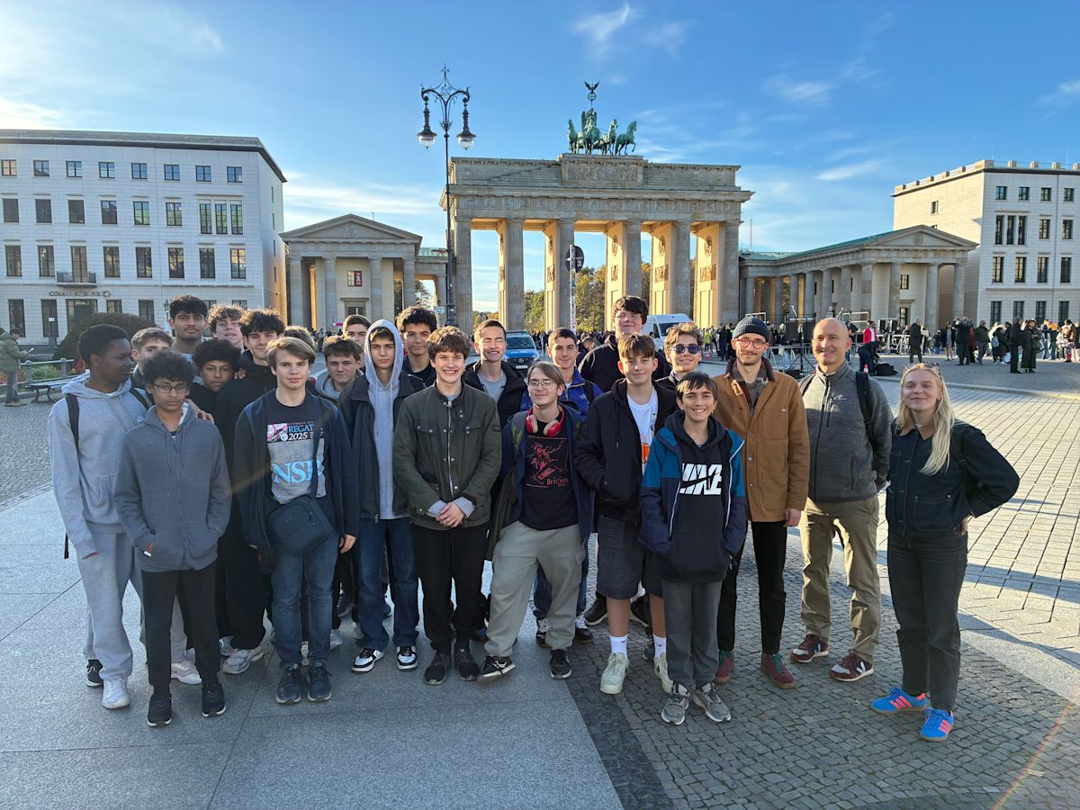 Berlin Design & Technology students explore design through history and ...