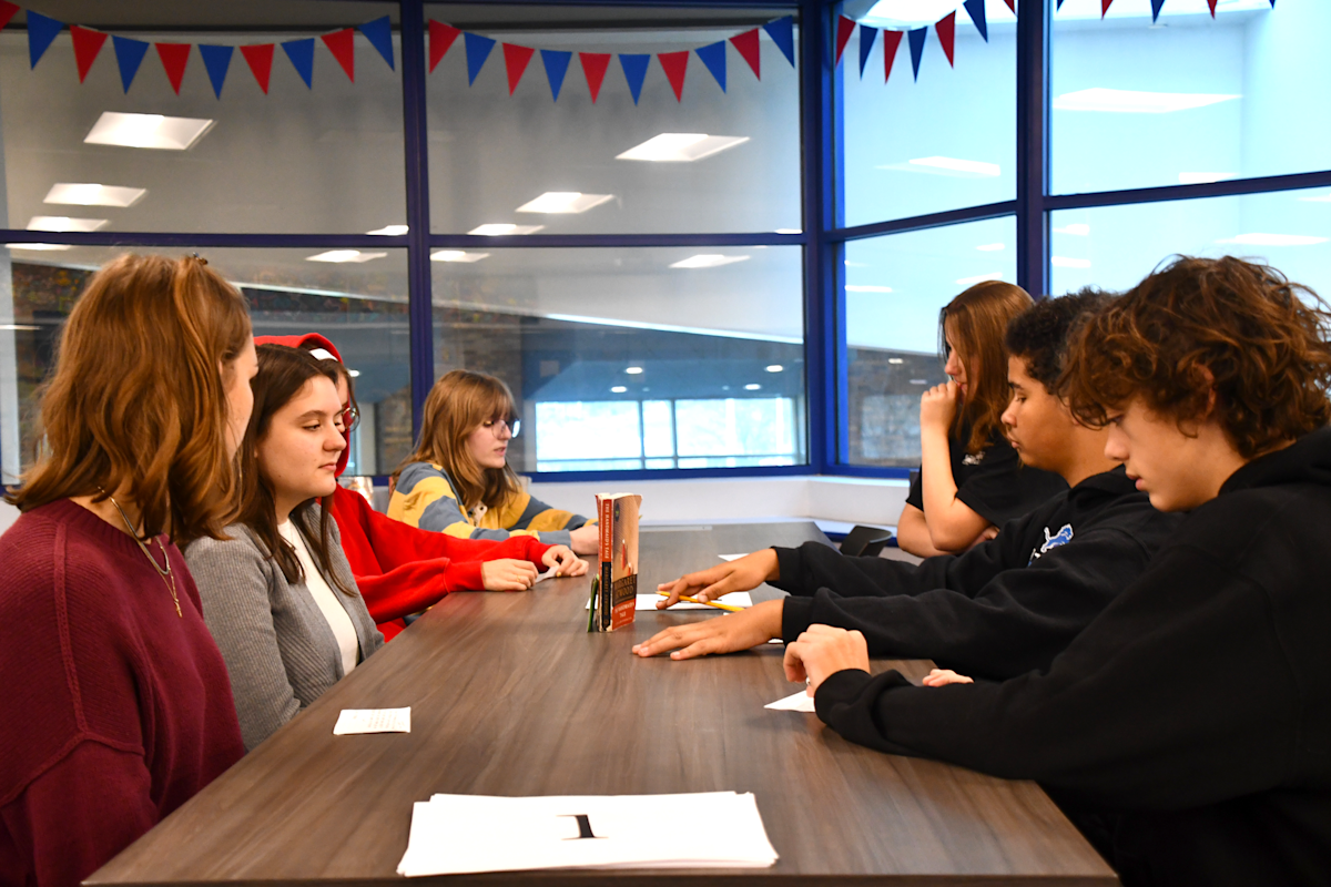 BHS Students Present Reading Suggestions to Peers | Posts Details ...