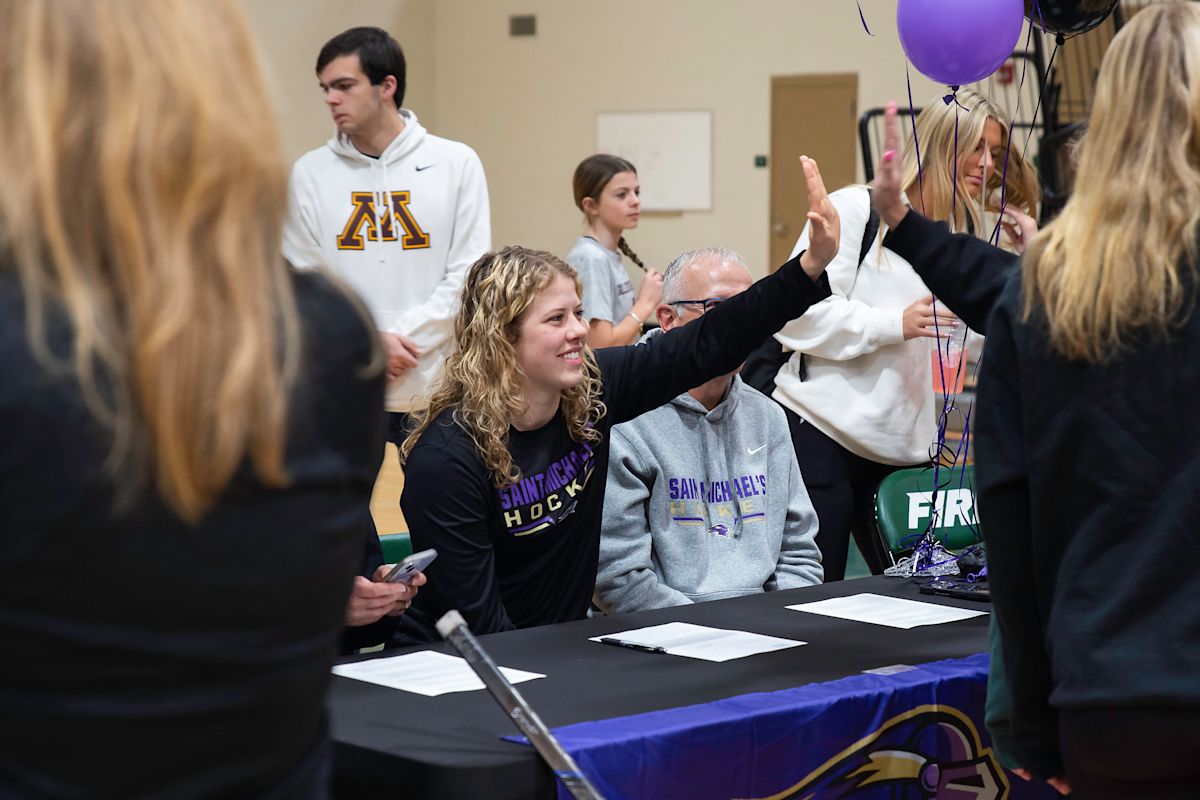Eight Holy Family Fire Student-Athletes Sign Fall 2025 NLI | Highlight ...