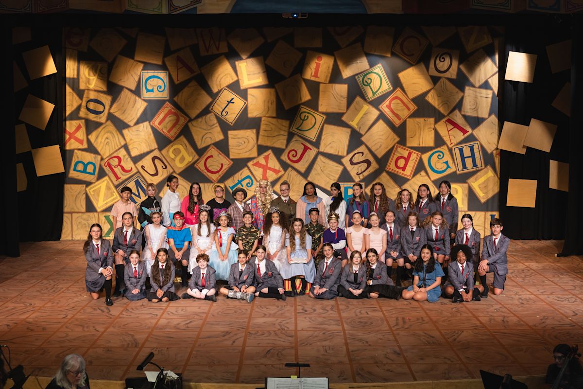 Viewpoint Middle School Delights Audiences with Sold-Out Production of ...