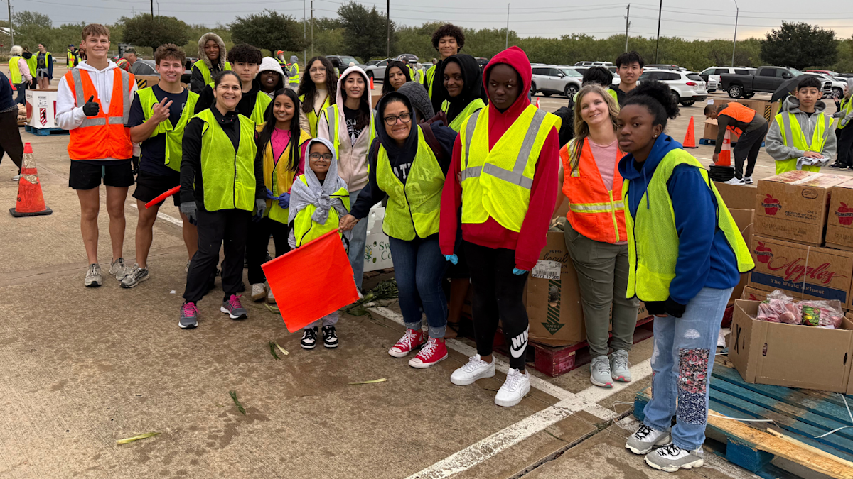 ILTexas Students Serve More Than 900 Families at the Cindy Ramsey ...