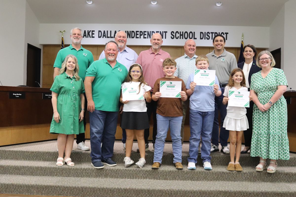 LDE Students Recognized for Leadership on Campus | Details