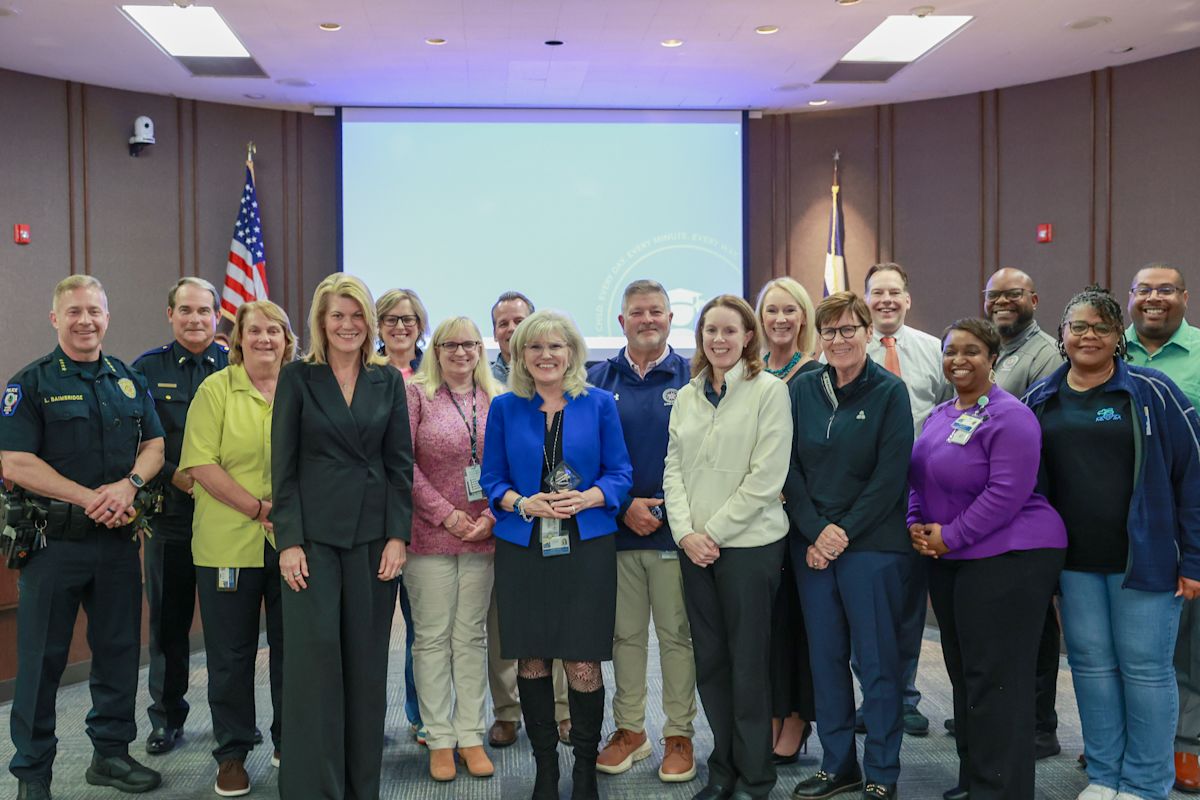 I Am SBISD Recognition: Board honors two outstanding staff members ...