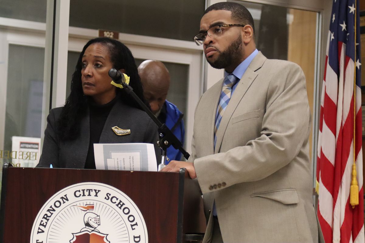 State monitor for MVCSD presents proposed academic and financial ...