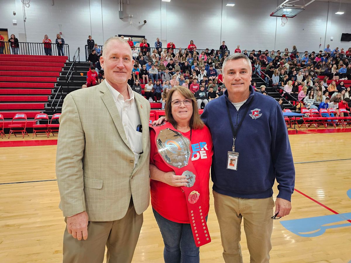 CCHS FRYSC Coordinator Lisa Hays is the December Laker Champion for ...