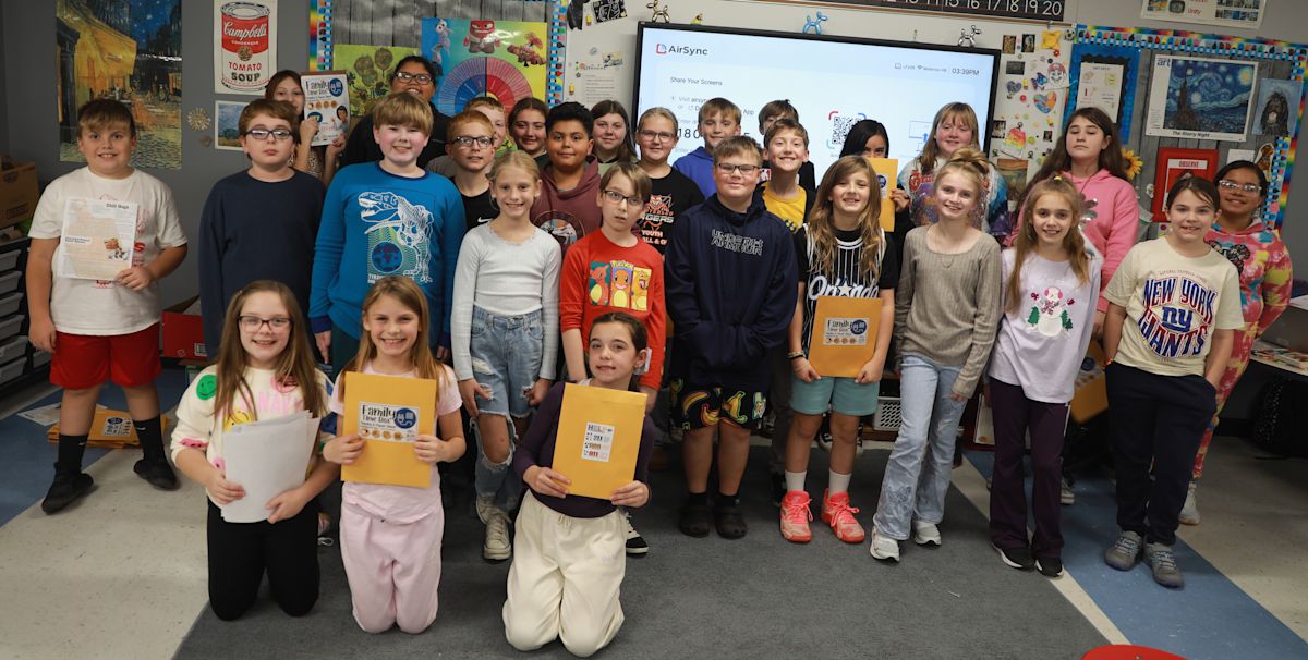 Waterloo National Elementary Honor Society and Art Club Team Up to Give ...