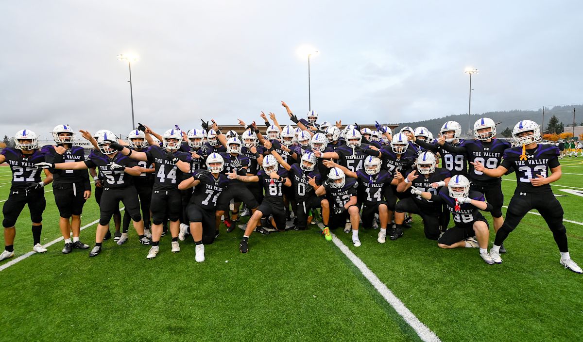 Spartans win state football championship | News Details