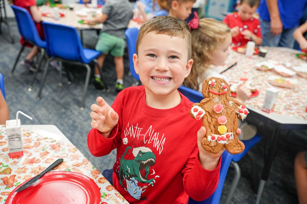 Kindergarteners Take Part in Beloved Gingerbread Man Hunt Tradition ...