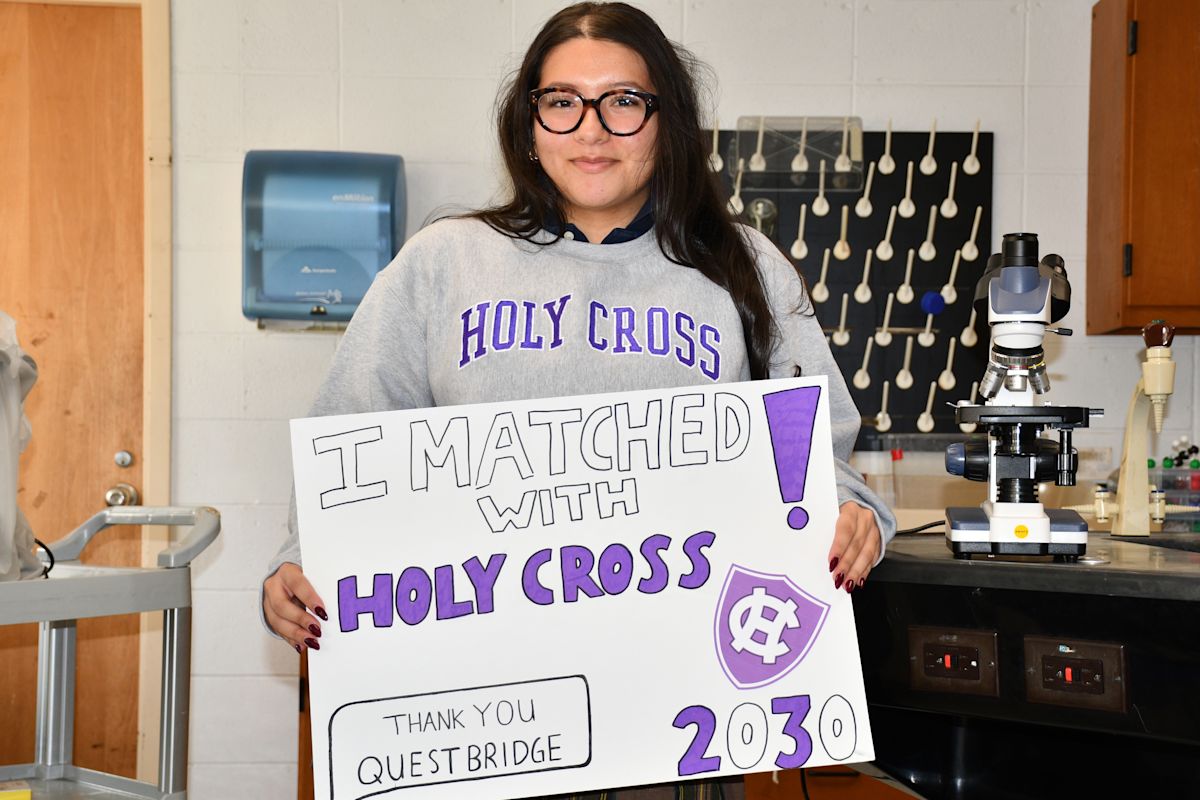 Rendon ’26 named QuestBridge College Match Scholar | Details
