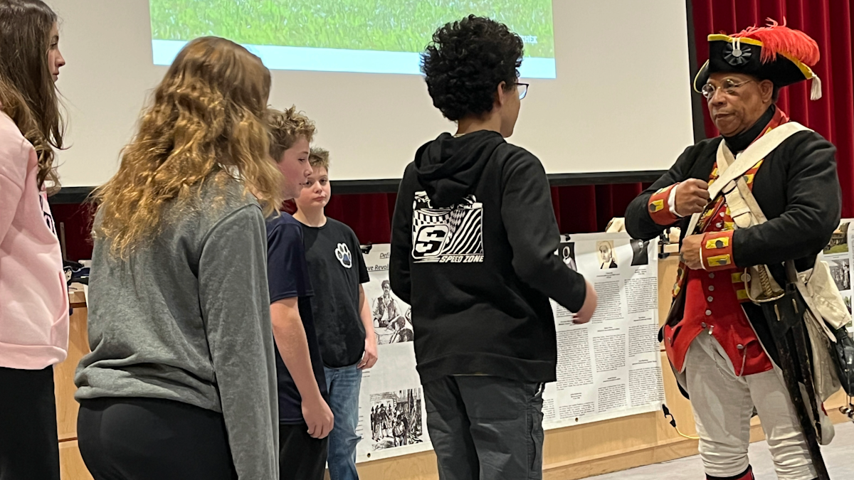 Local Revolutionary War hero Ned Hector visits Colonial Middle School ...