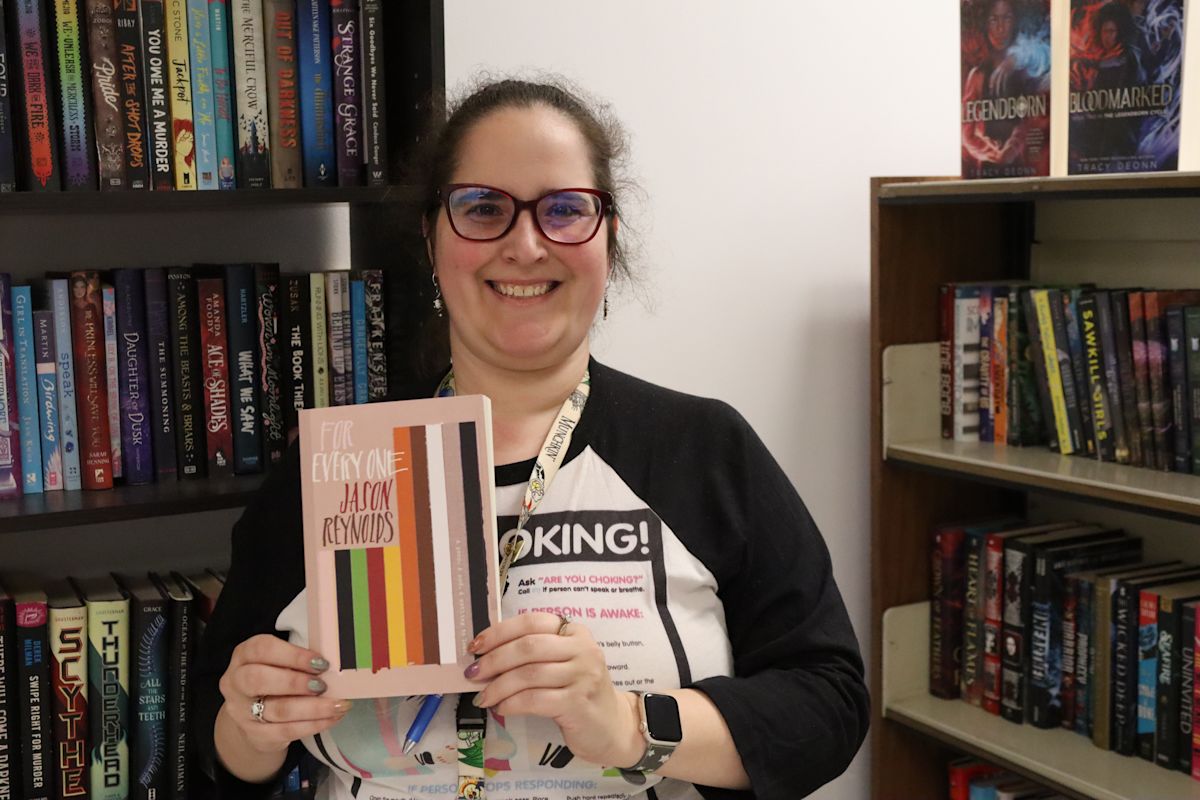 Seniors at Mount Vernon STEAM Academy to receive free books | News ...