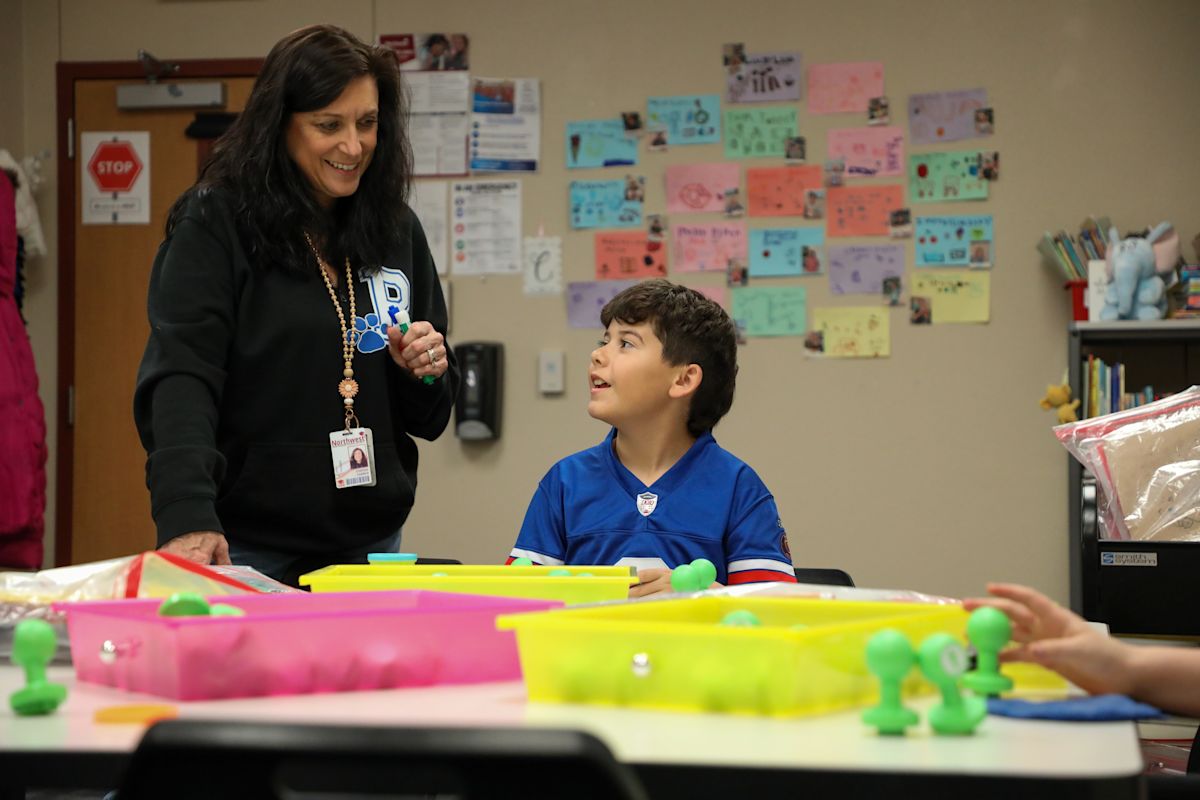 Beck Elementary teacher spins words into wins on ‘Wheel of Fortune ...