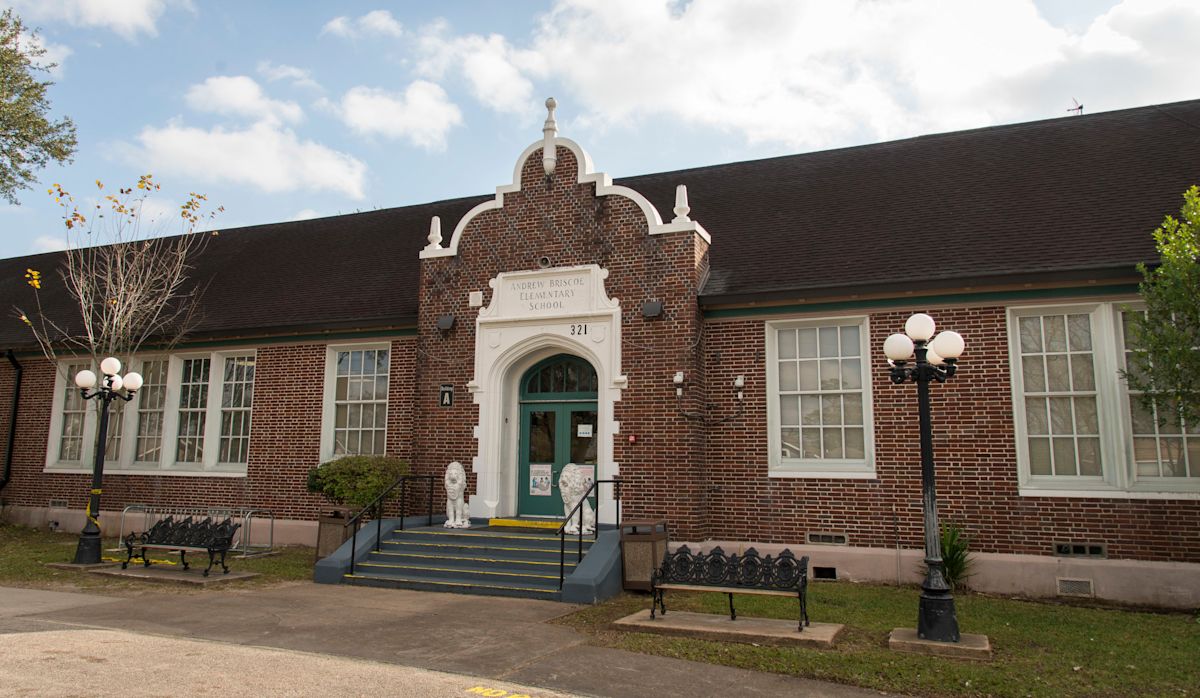 HISD Moves Forward with School Closures to Address Underutilization and ...