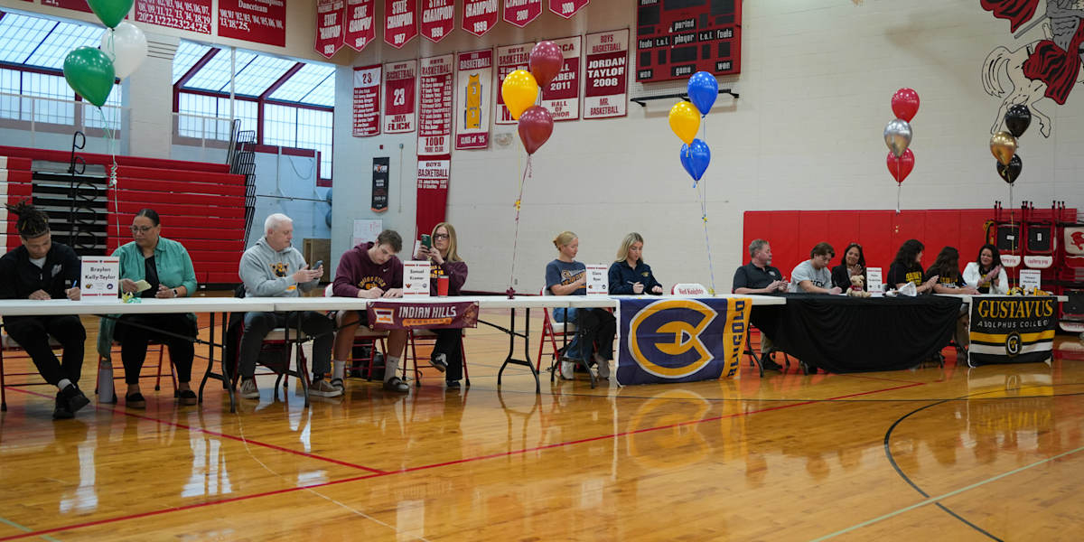 10 Red Knights Sign National Letters of Intent | News Details