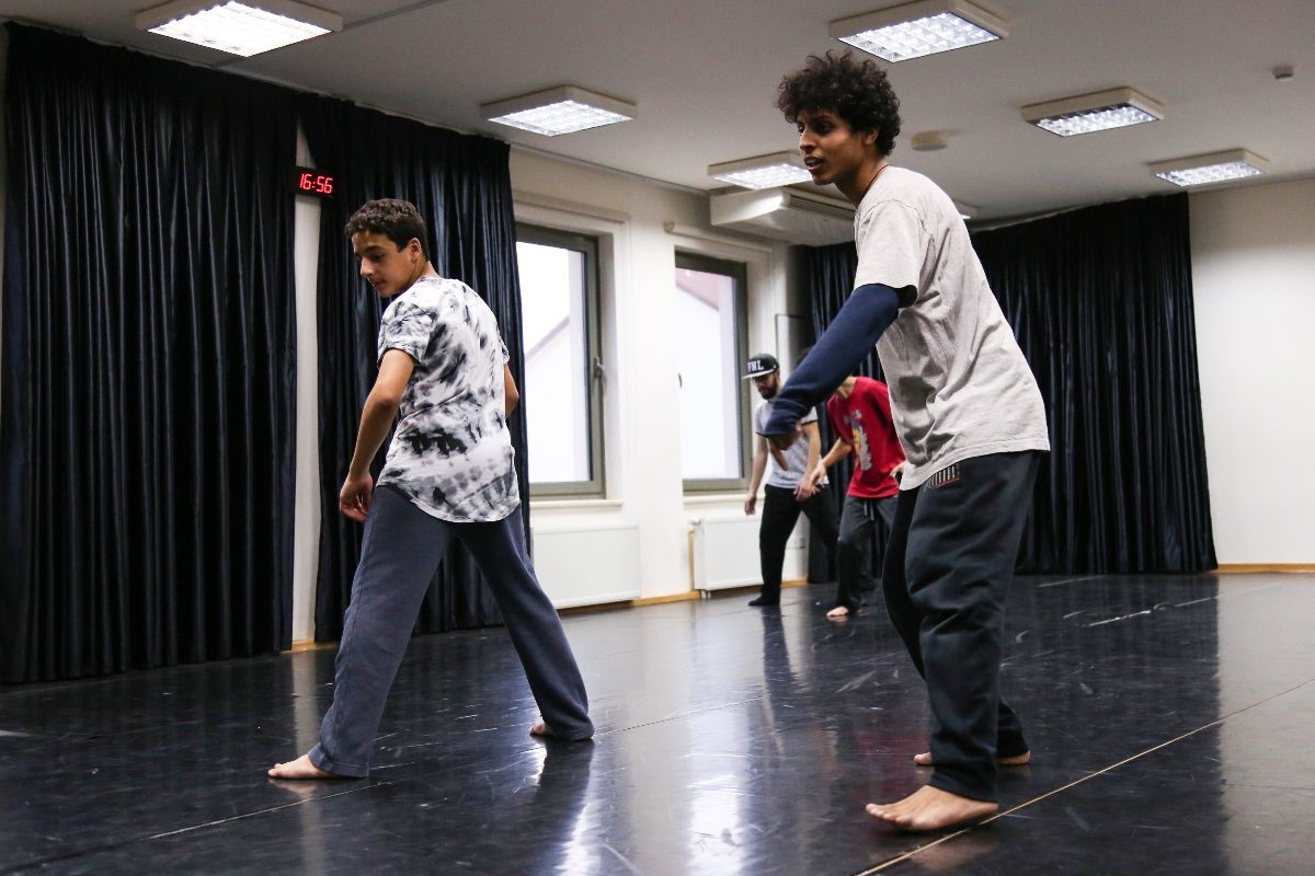 Students learn to breakdance | School News - King's Academy