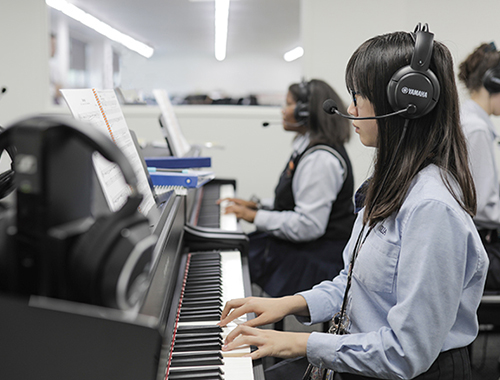 SUA Brings Innovative Piano Lab to Campus, Adds Leading-Edge Courses ...