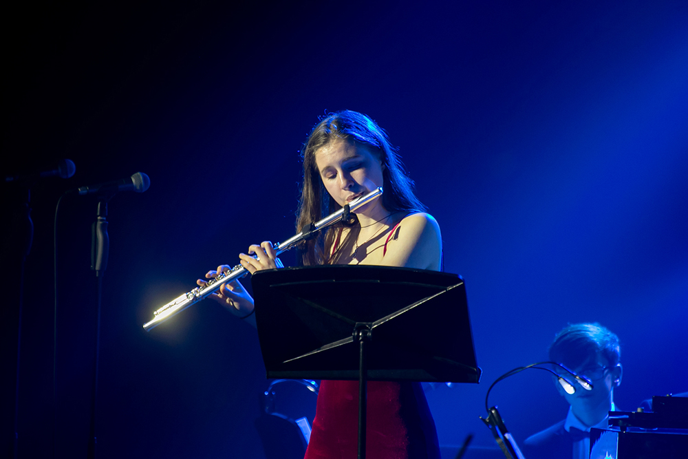 Daisy competes in the BBC Young Musician of the Year | Bede's News story