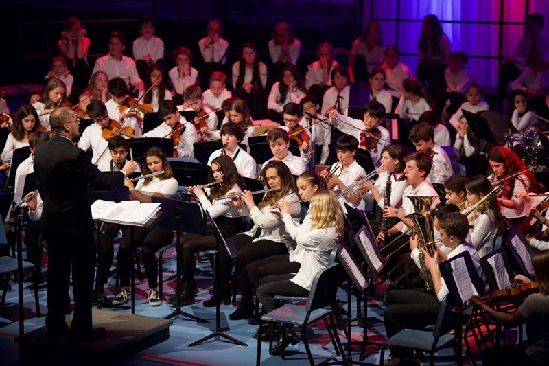 Extravaganza: 30+ Years In The Making | Detail Page: CONNECT STORIES