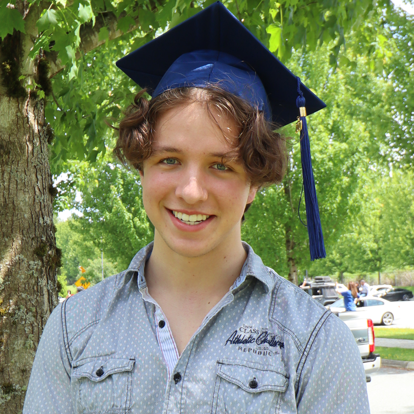 Alex Dmitriev '20 | Profile - Meadowridge School | IB World School | BC ...